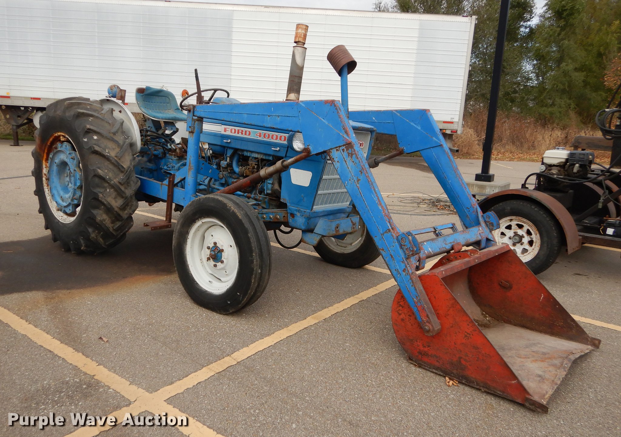 Ford 4000 tractor in Manhattan, KS | Item J5633 sold | Purple Wave