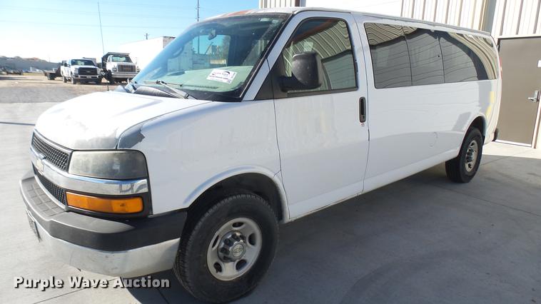 2005 Chevrolet Express 3500 Extended van in Wichita, KS | Item DC1886 ...