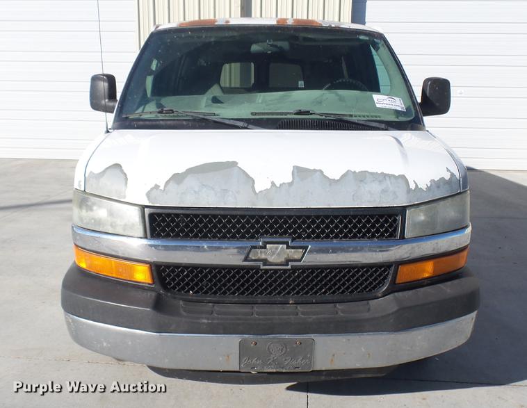 2005 Chevrolet Express 3500 Extended van in Wichita, KS | Item DC1886 ...