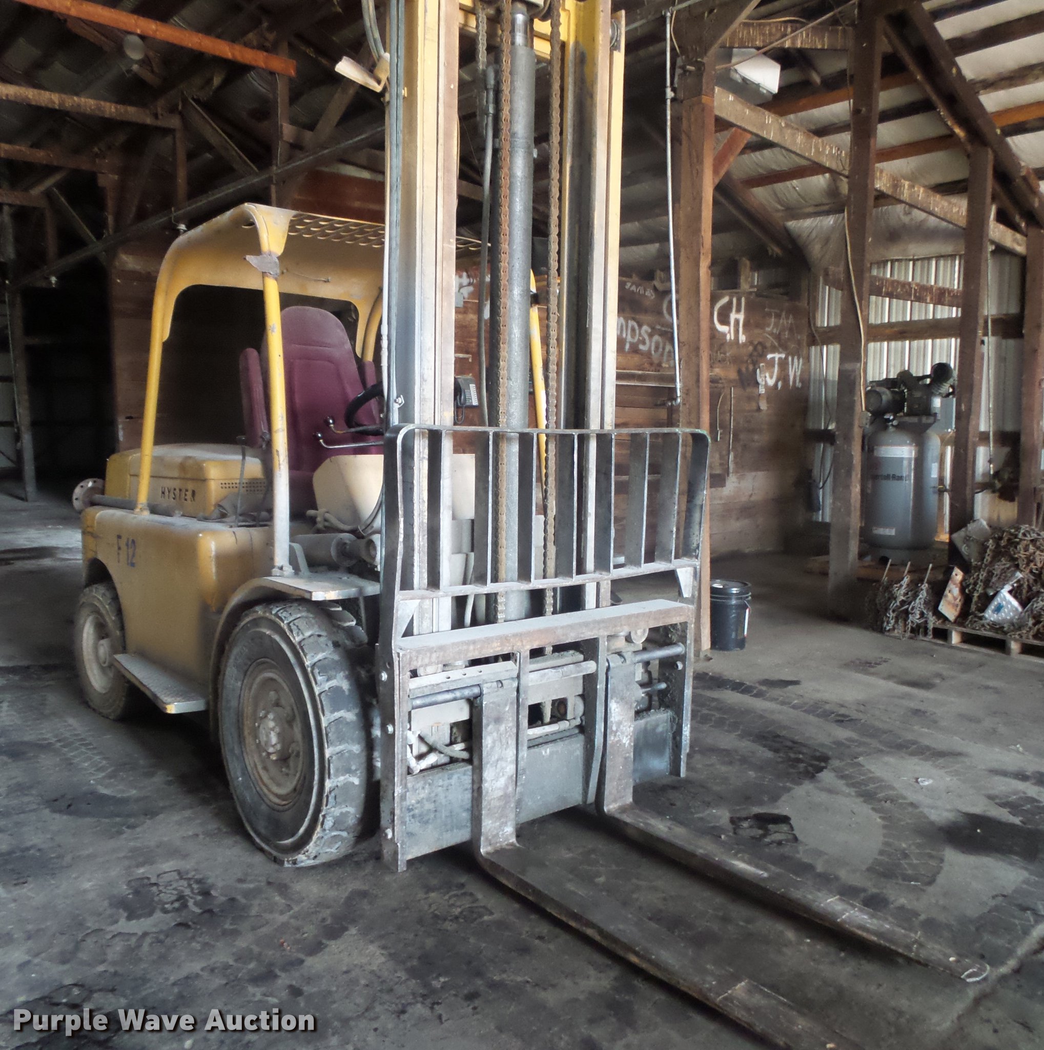 Hyster 194A forklift in Cabool, MO | Item DS9673 sold | Purple Wave