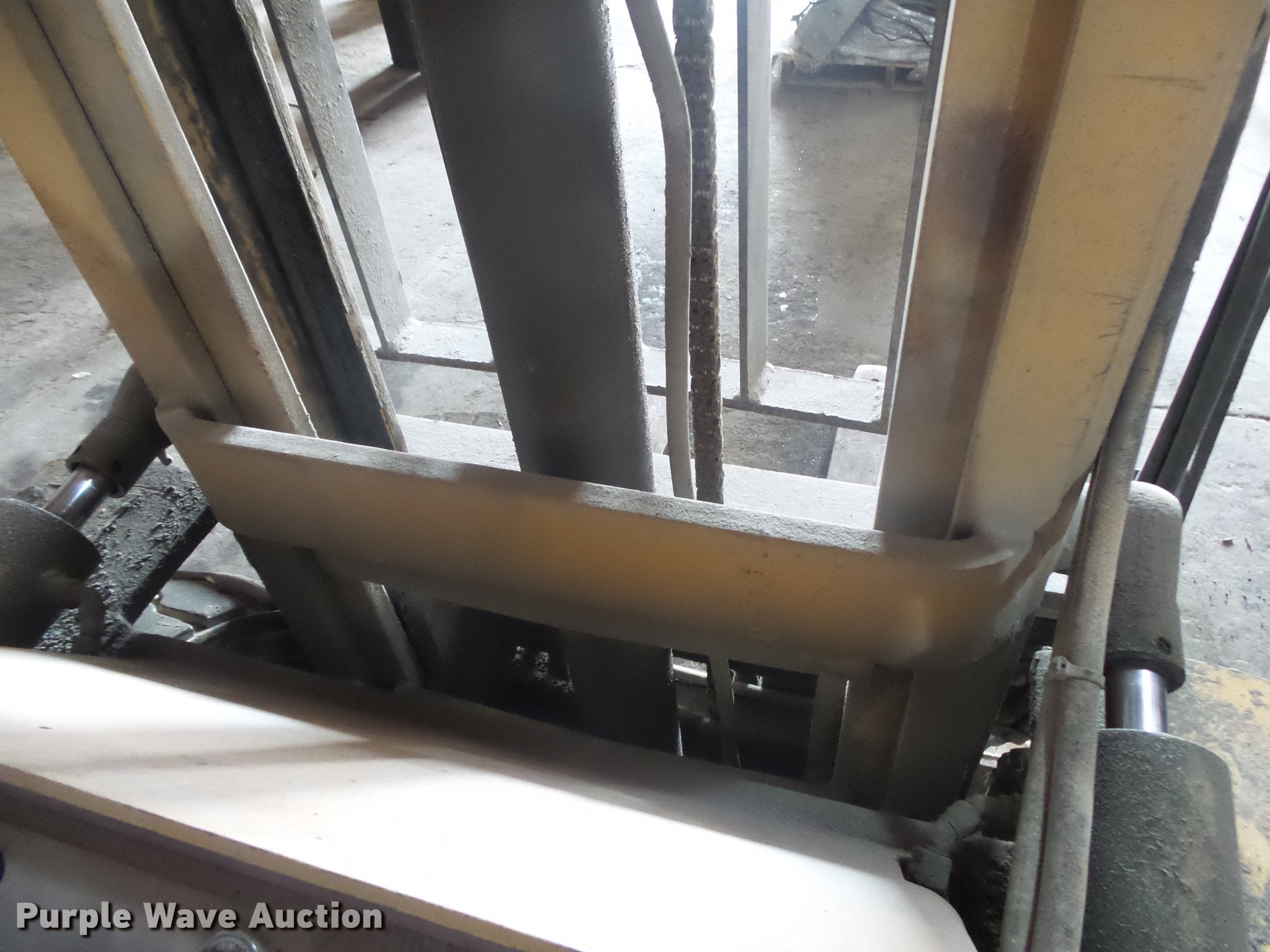 Hyster 194A forklift in Cabool, MO | Item DS9673 sold | Purple Wave