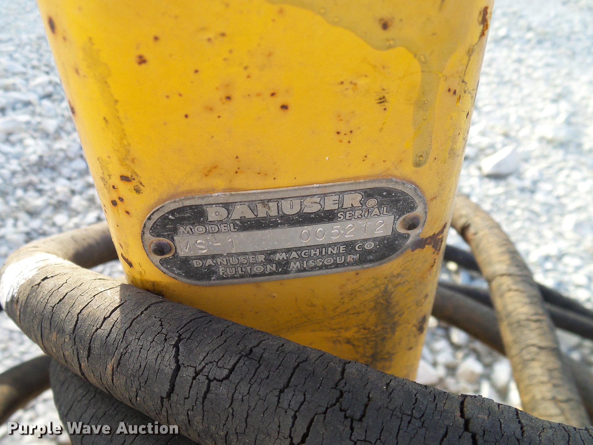 Danuser MS1 log splitter in Shawnee, OK | Item AZ9332 sold | Purple Wave