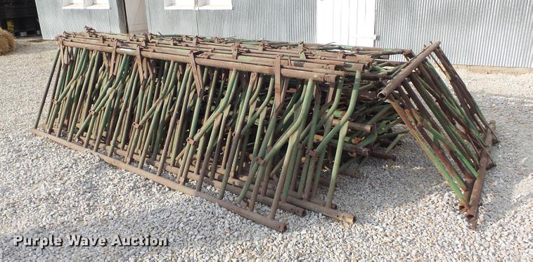 Cattle headlock gates in New Haven, MO | Item CC9709 sold | Purple Wave