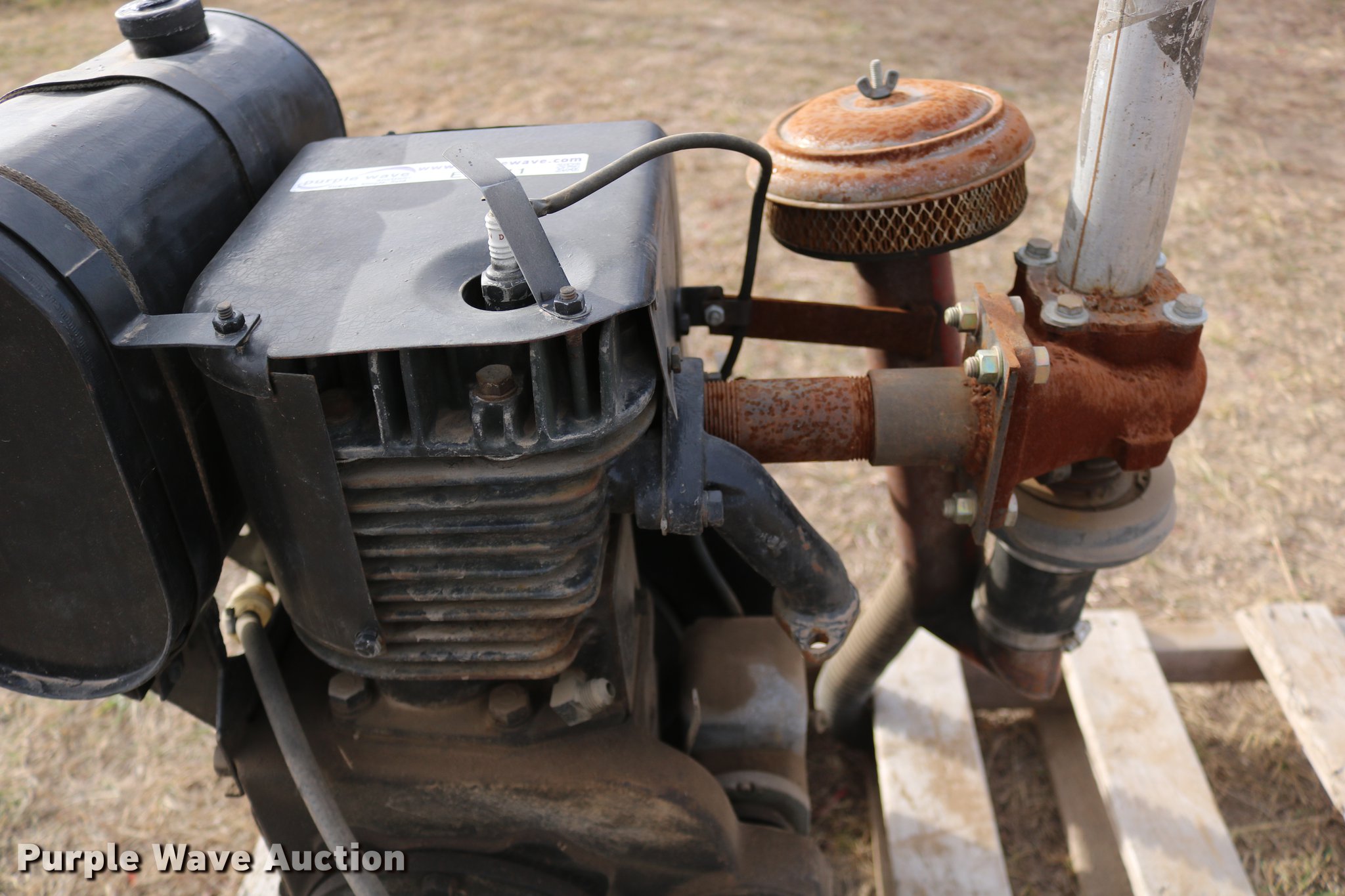 Wisconsin AHH single cylinder gas engine in Ellsworth, KS | Item EE9911 ...