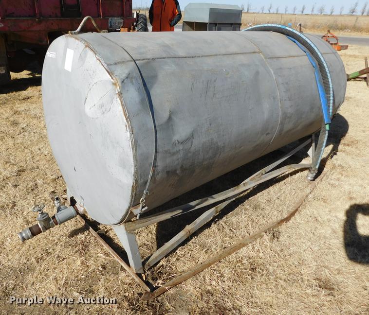 Steel water tank in Laverne, OK | Item BU9540 sold | Purple Wave