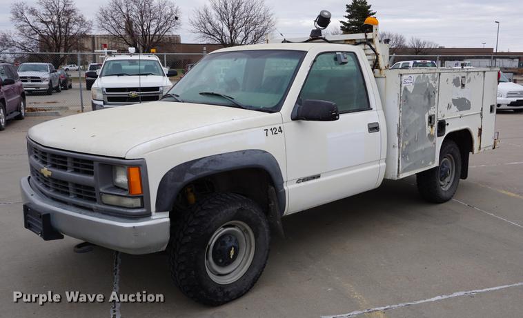 2000 Chevrolet 2500 utility bed pickup truck in Topeka, KS | Item ...