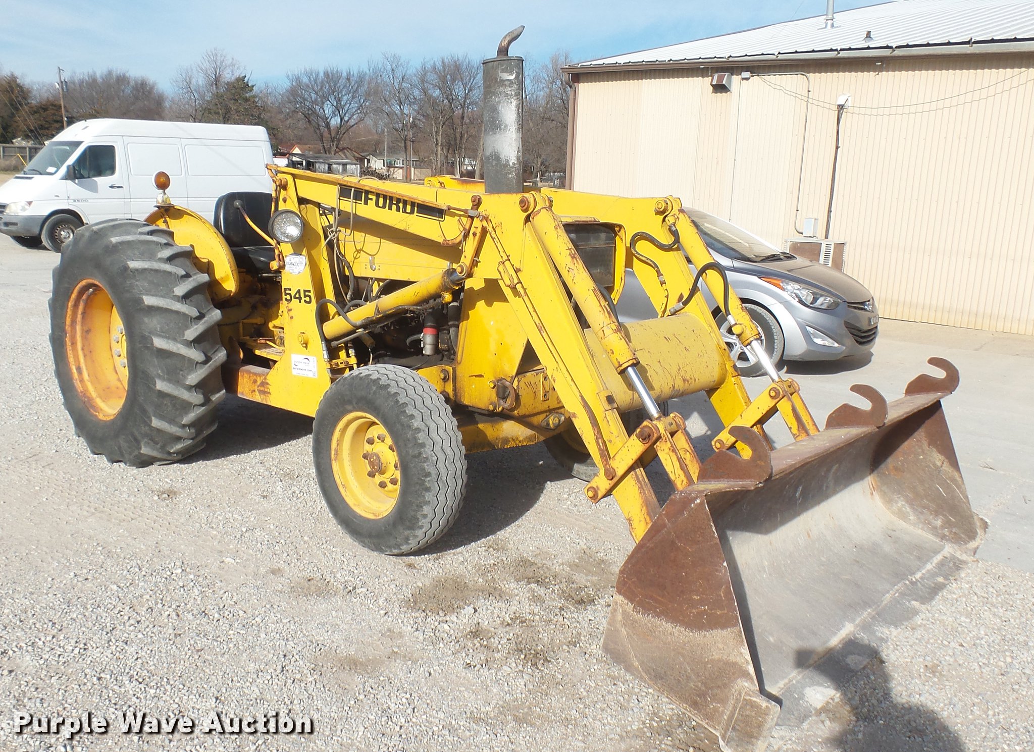 Ford 545 tractor in Newton, KS | Item DC1920 sold | Purple Wave