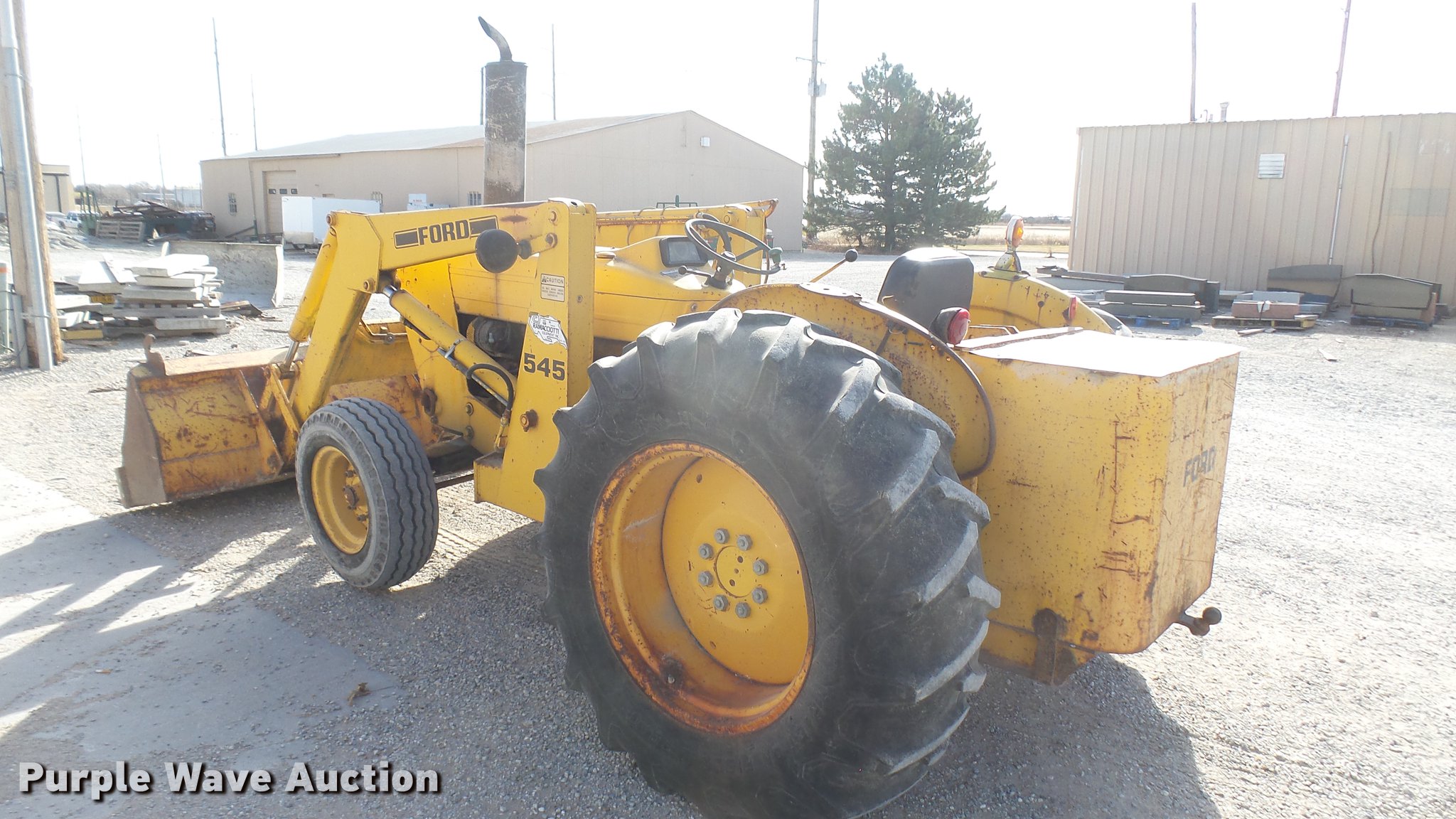 Ford 545 tractor in Newton, KS | Item DC1920 sold | Purple Wave