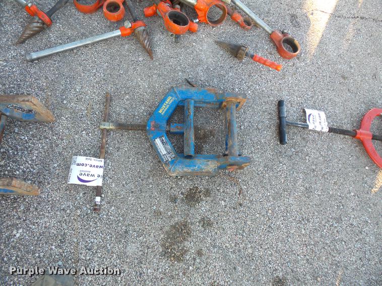 Mustang DBS-40 squeeze off tool in East Moline, IL | Item DC1068 sold ...