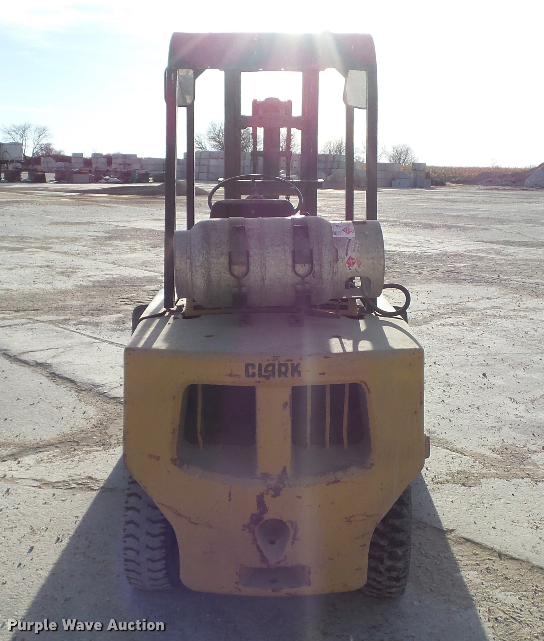 Clark C500-Y55 forklift in Morrison, IL | Item DC1036 sold | Purple Wave