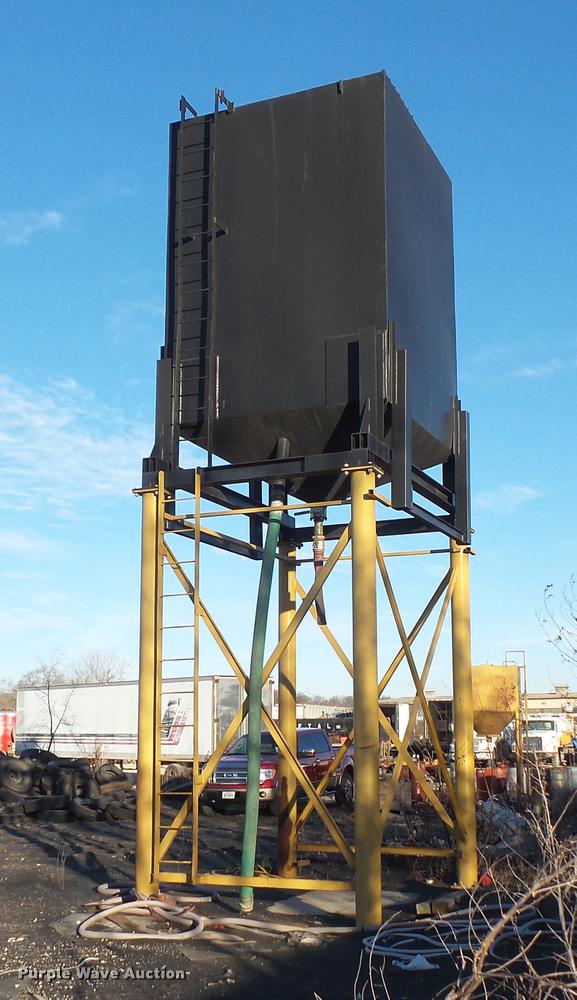 Hopper and tower in East Moline, IL | Item DC1127 sold | Purple Wave