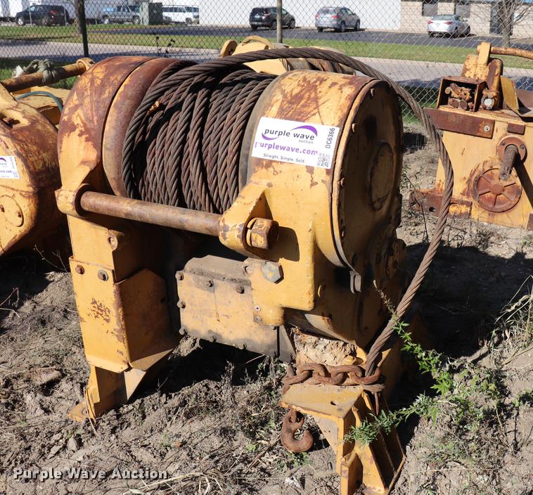 (2) Caterpillar winches in East Moline, IL | Item DC6366 sold | Purple Wave