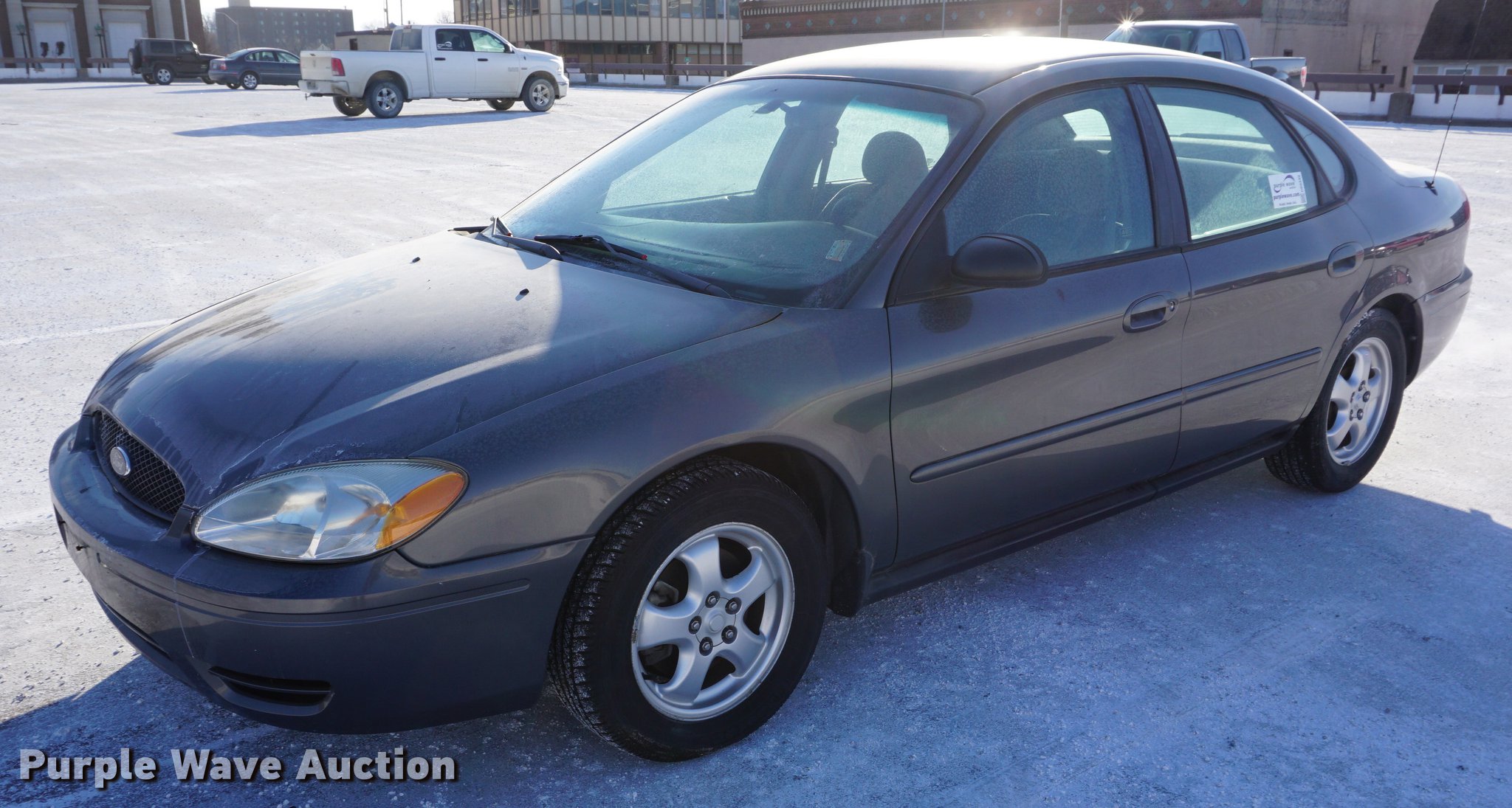2005 Ford Taurus in Saint Joseph, MO | Item DB0340 sold | Purple Wave
