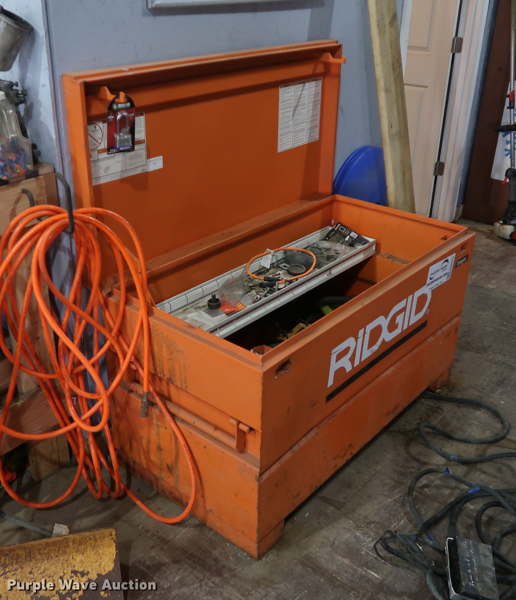 Rigid job box in Grandview, MO | Item DA8653 sold | Purple Wave