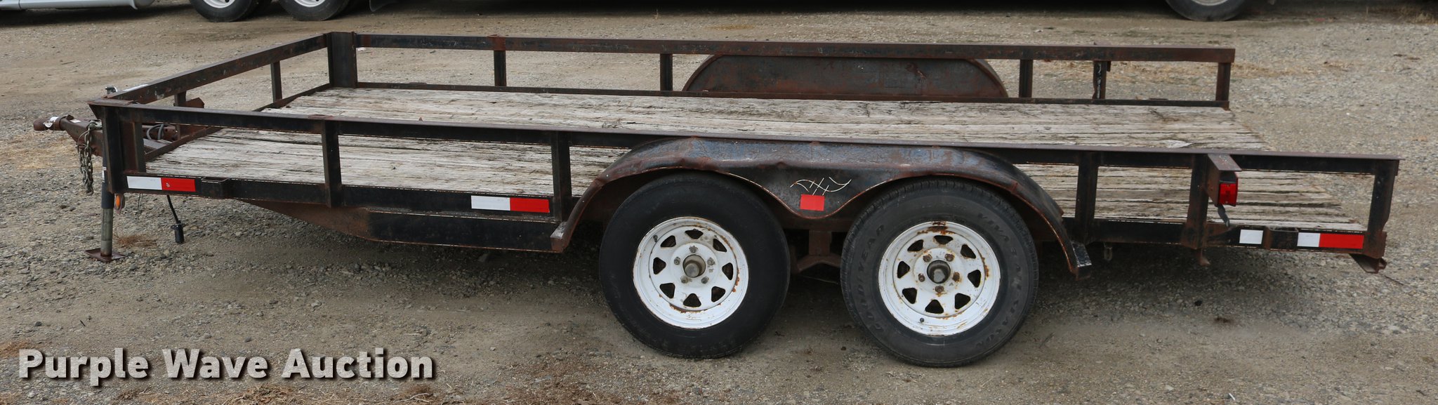 1997 flatbed trailer in Reading, KS | Item EH9586 sold | Purple Wave