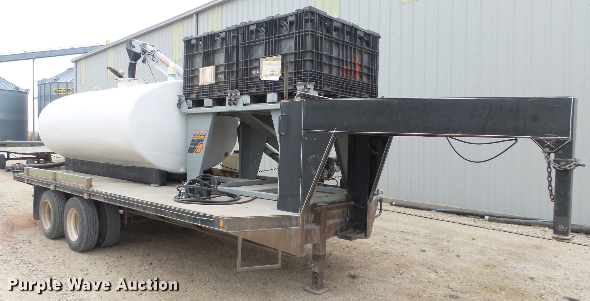 Seed and liquid fertilizer tender trailer in Lyons, KS | Item DC2428 ...