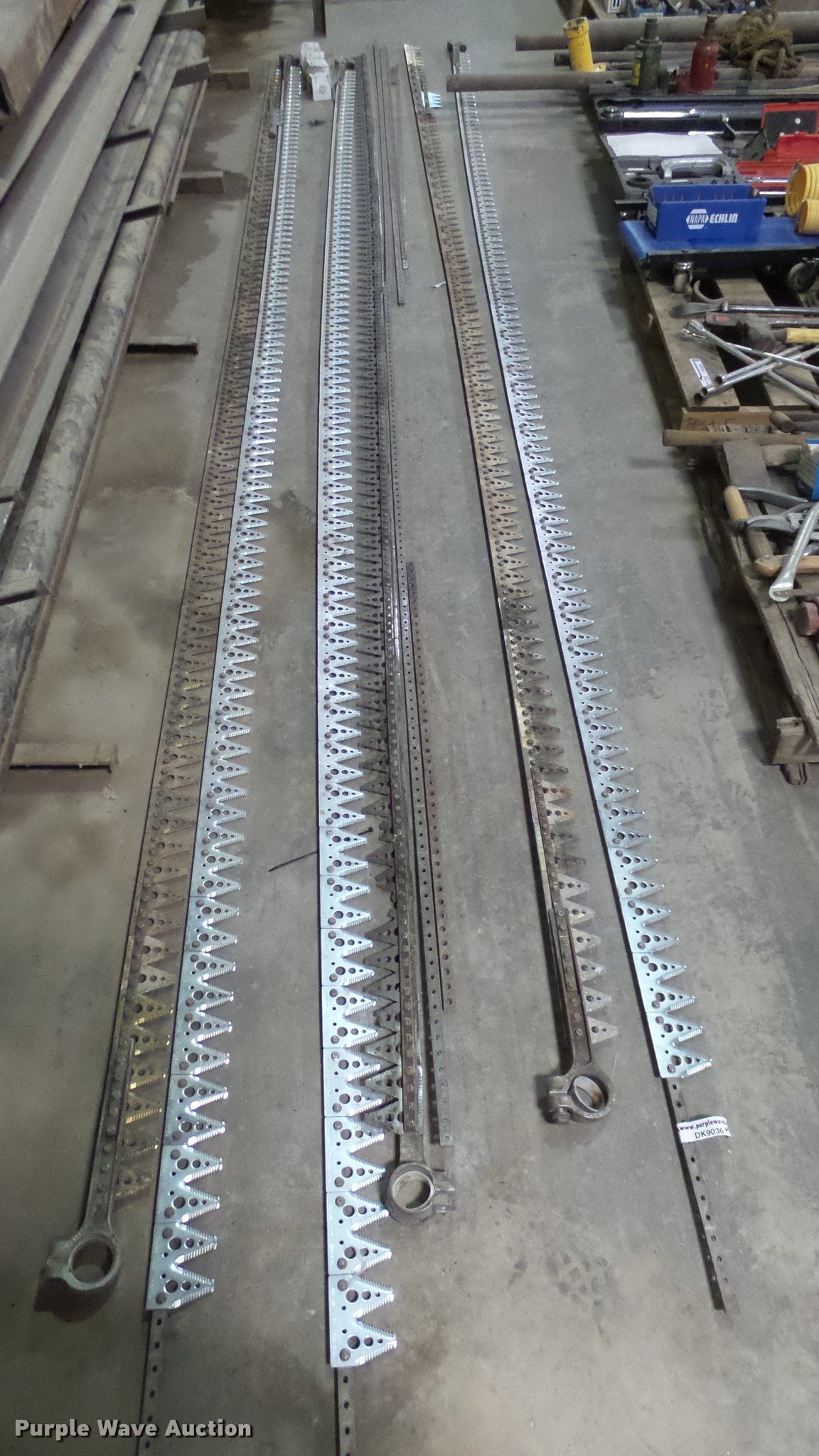 (6) sickle bar sections with knives in Lyons, KS | Item DK9036 sold ...