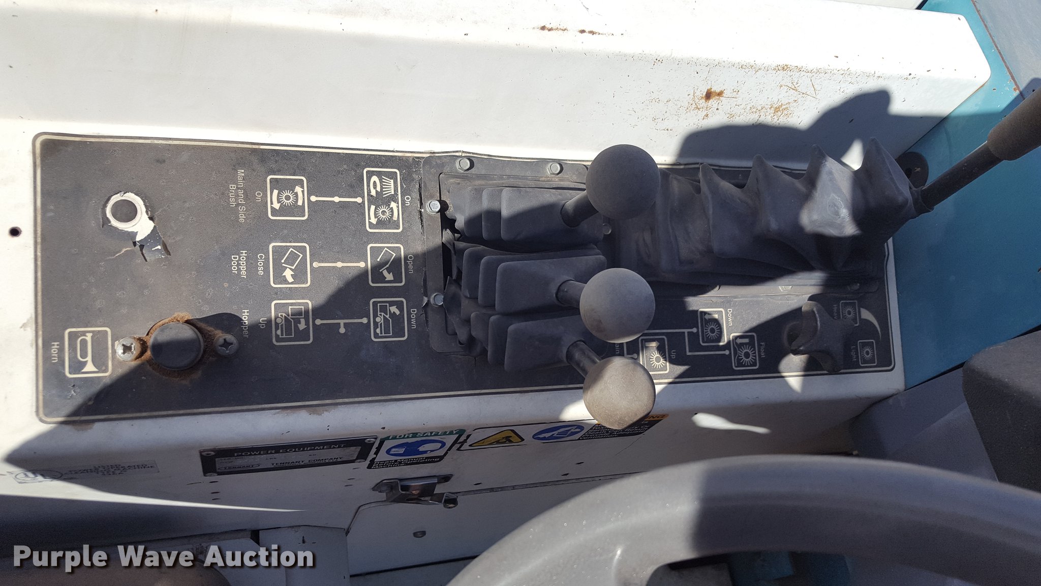 Tennant 385 sweeper in Wolfforth, TX | Item BJ9878 sold | Purple Wave