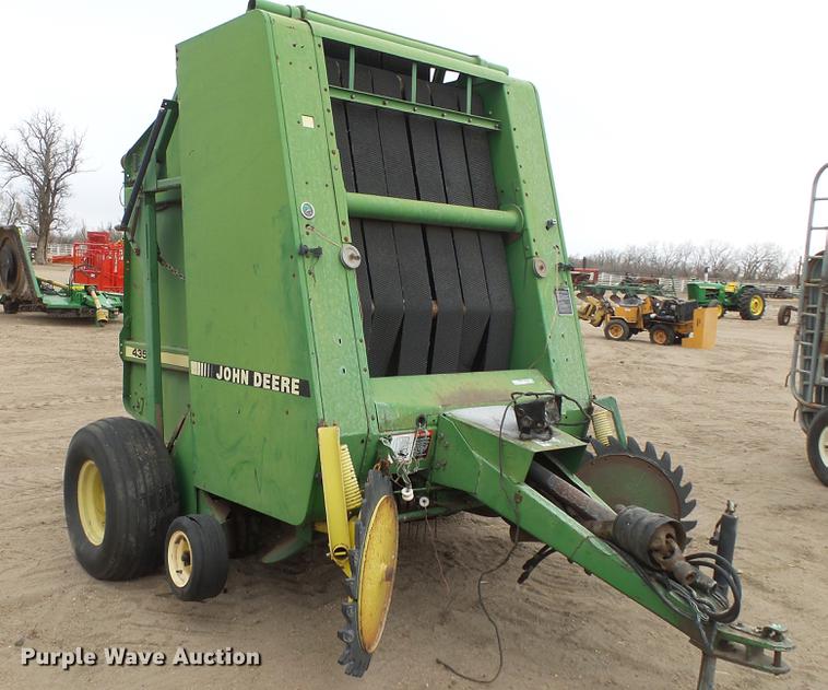 John Deere 435 round baler in Kinsley, KS | Item EC9650 sold | Purple Wave