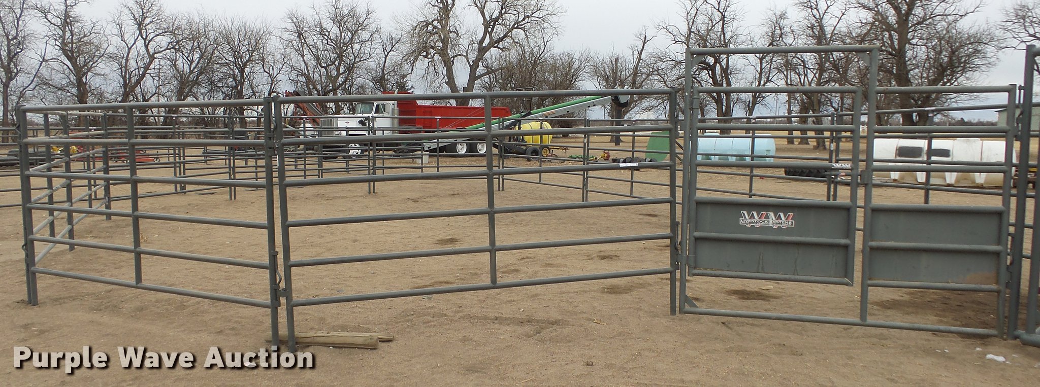 WW livestock corral in Kinsley, KS | Item EC9643 sold | Purple Wave