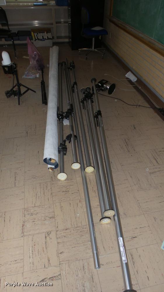 Manfrotto AutoPole system in Wichita, KS | Item EF9490 sold | Purple Wave