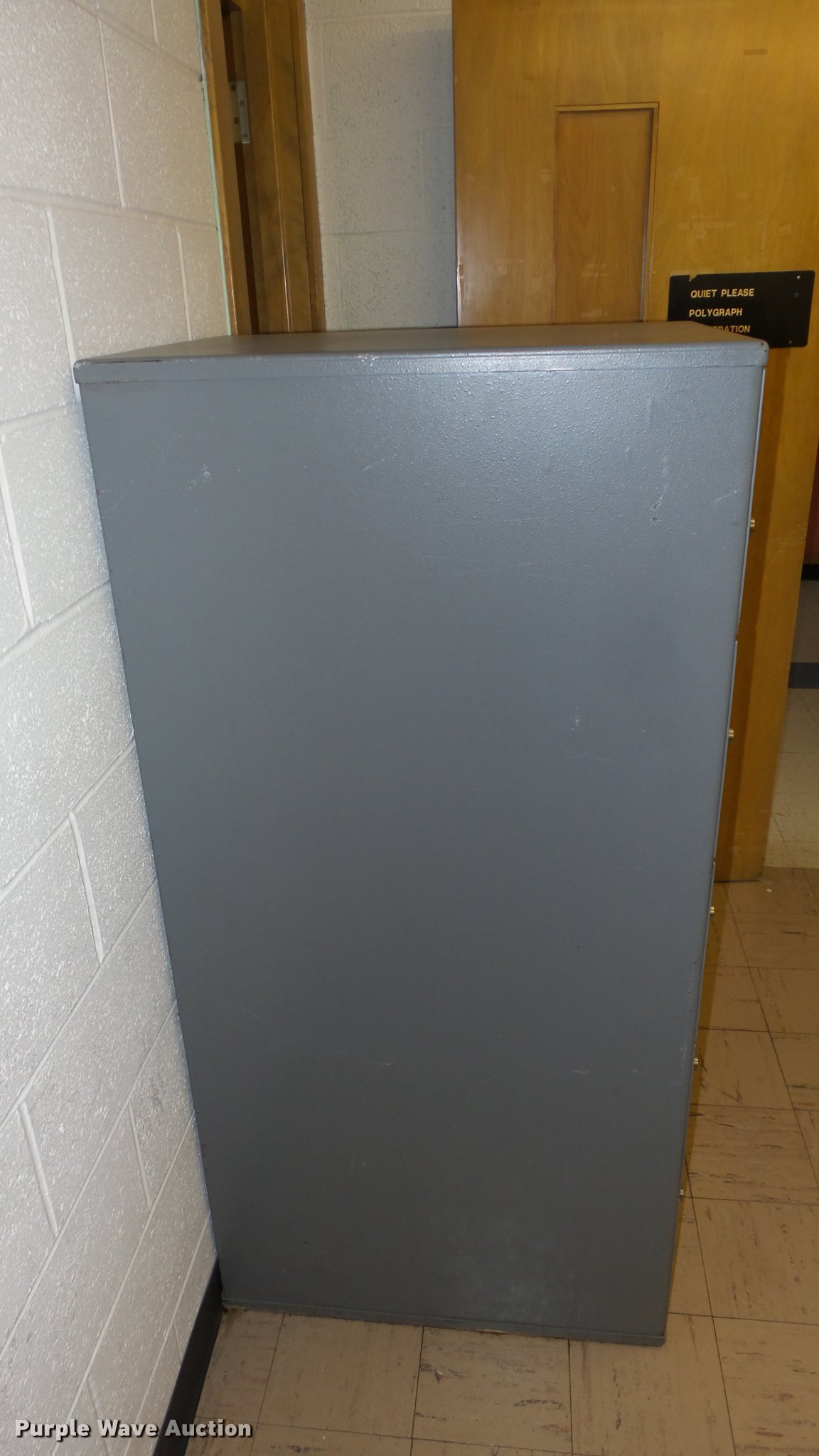 Mosler security container in Wichita, KS | Item EF9484 sold | Purple Wave