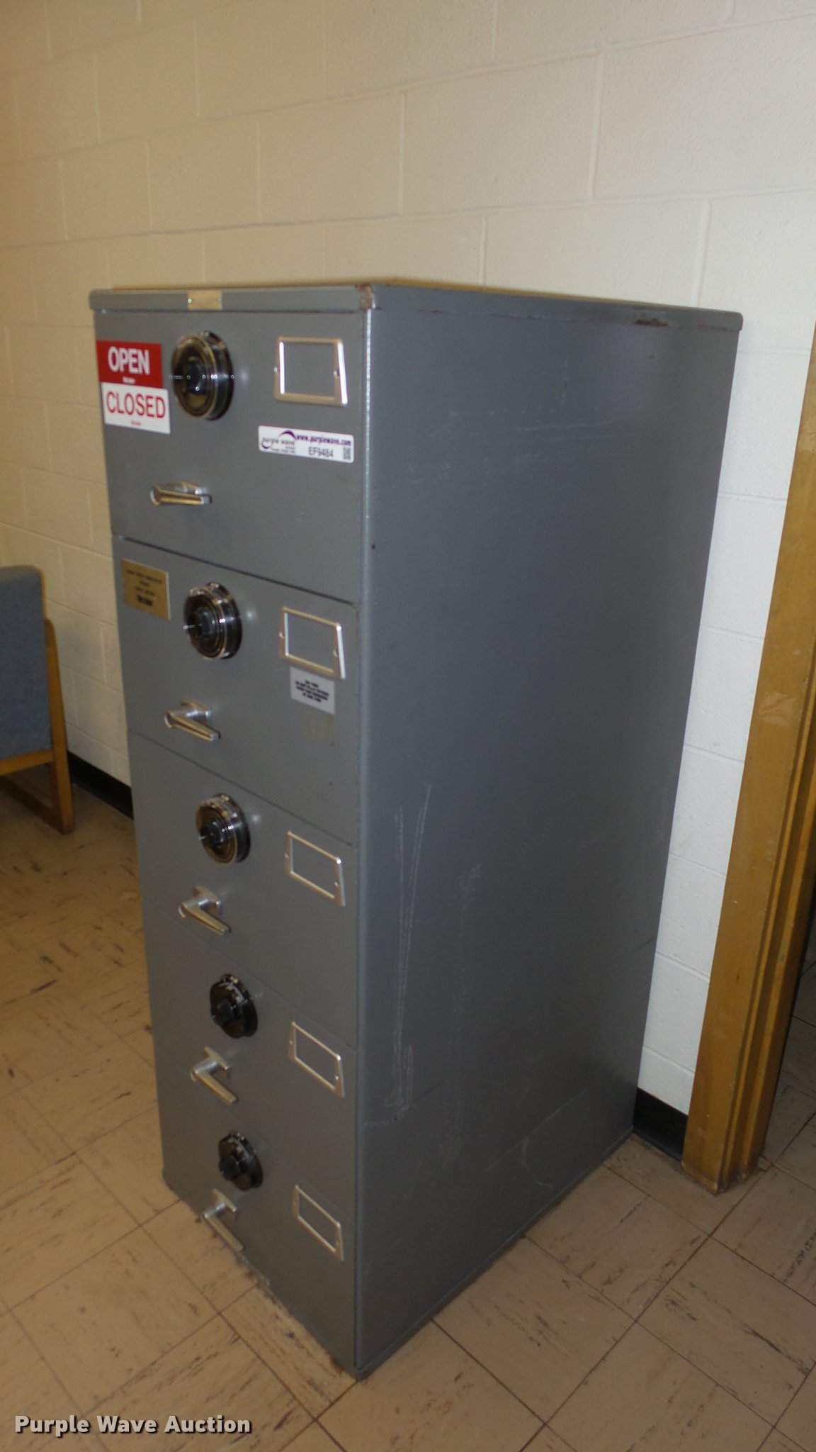 Mosler security container in Wichita, KS | Item EF9484 sold | Purple Wave