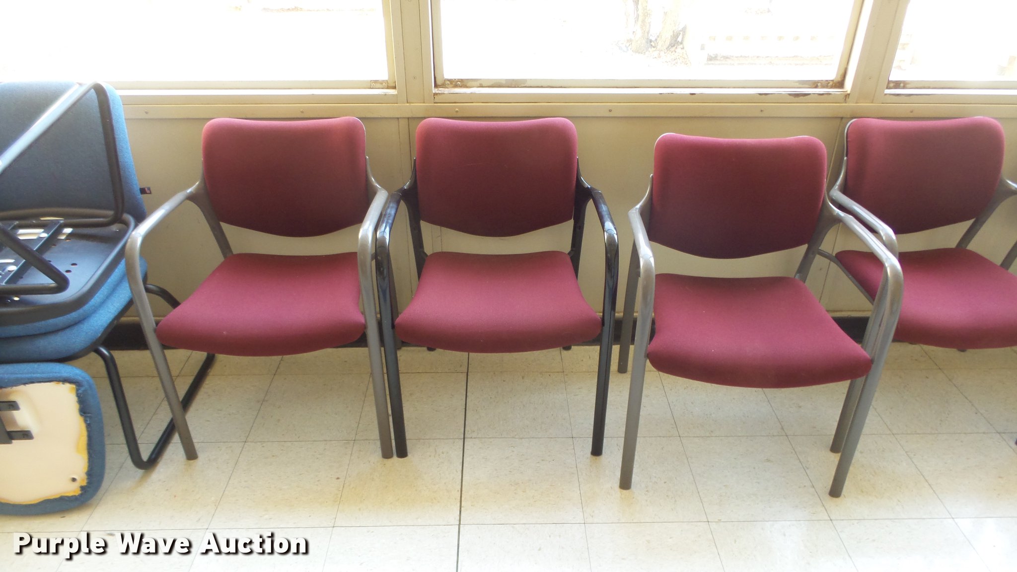 (65) chairs in Wichita, KS | Item EF9488 sold | Purple Wave