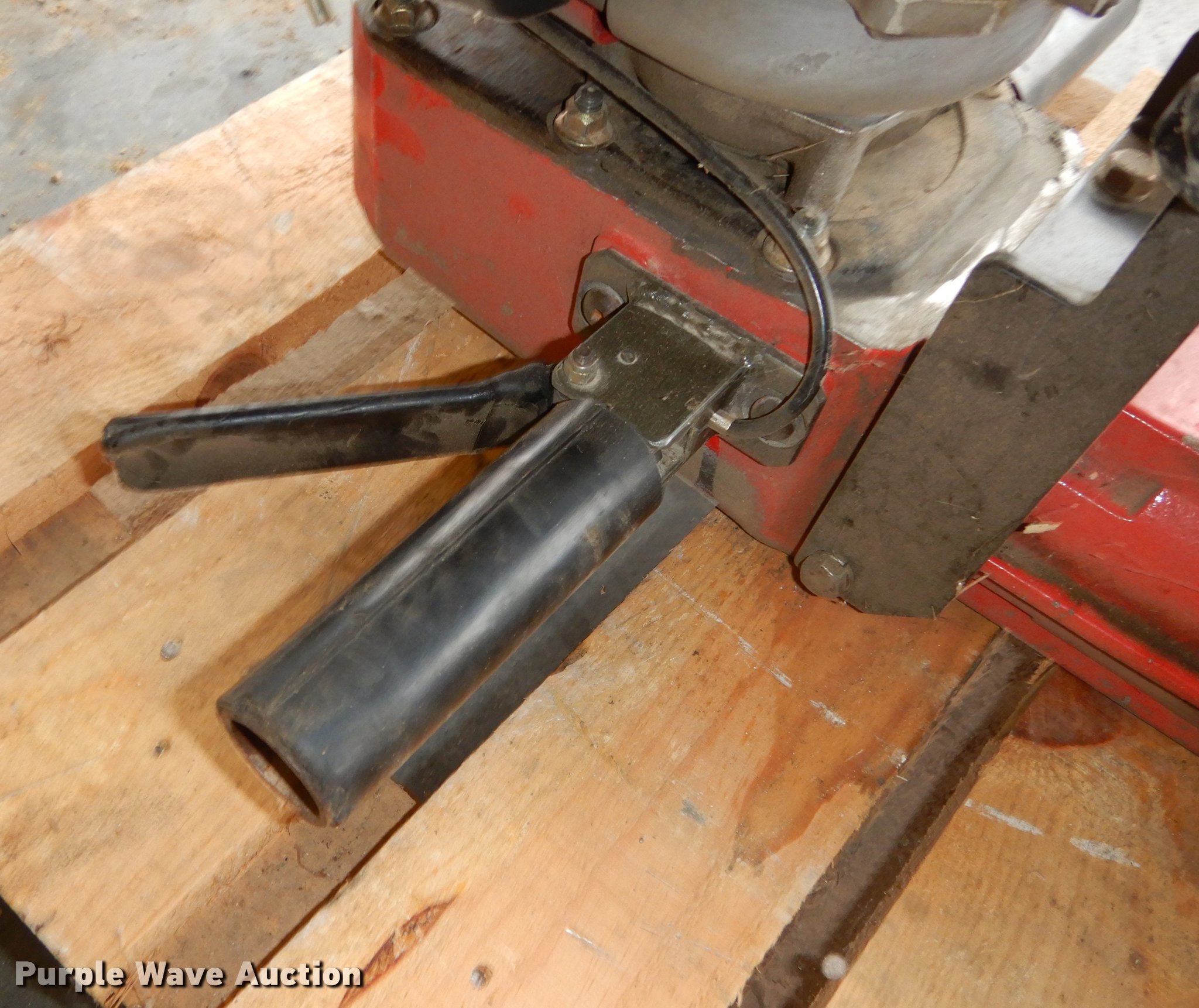 Skidril G30E post driver in Manhattan, KS | Item EE9207 sold | Purple Wave