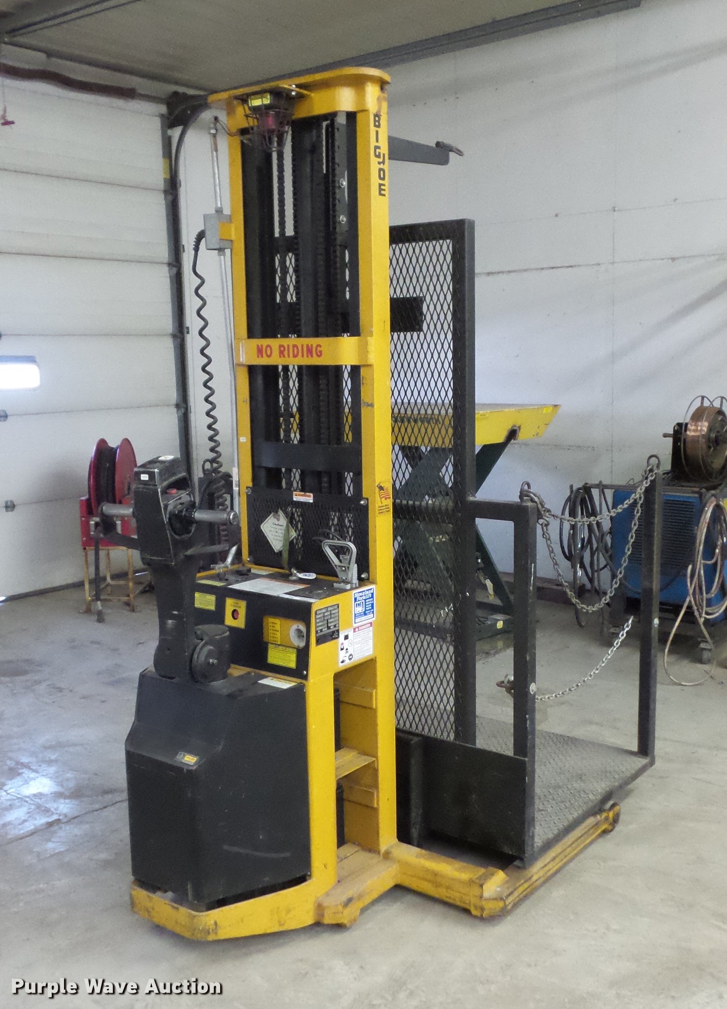 Big Joe PDI-20-T12 forklift in Toronto, SD | Item EA9681 sold | Purple Wave