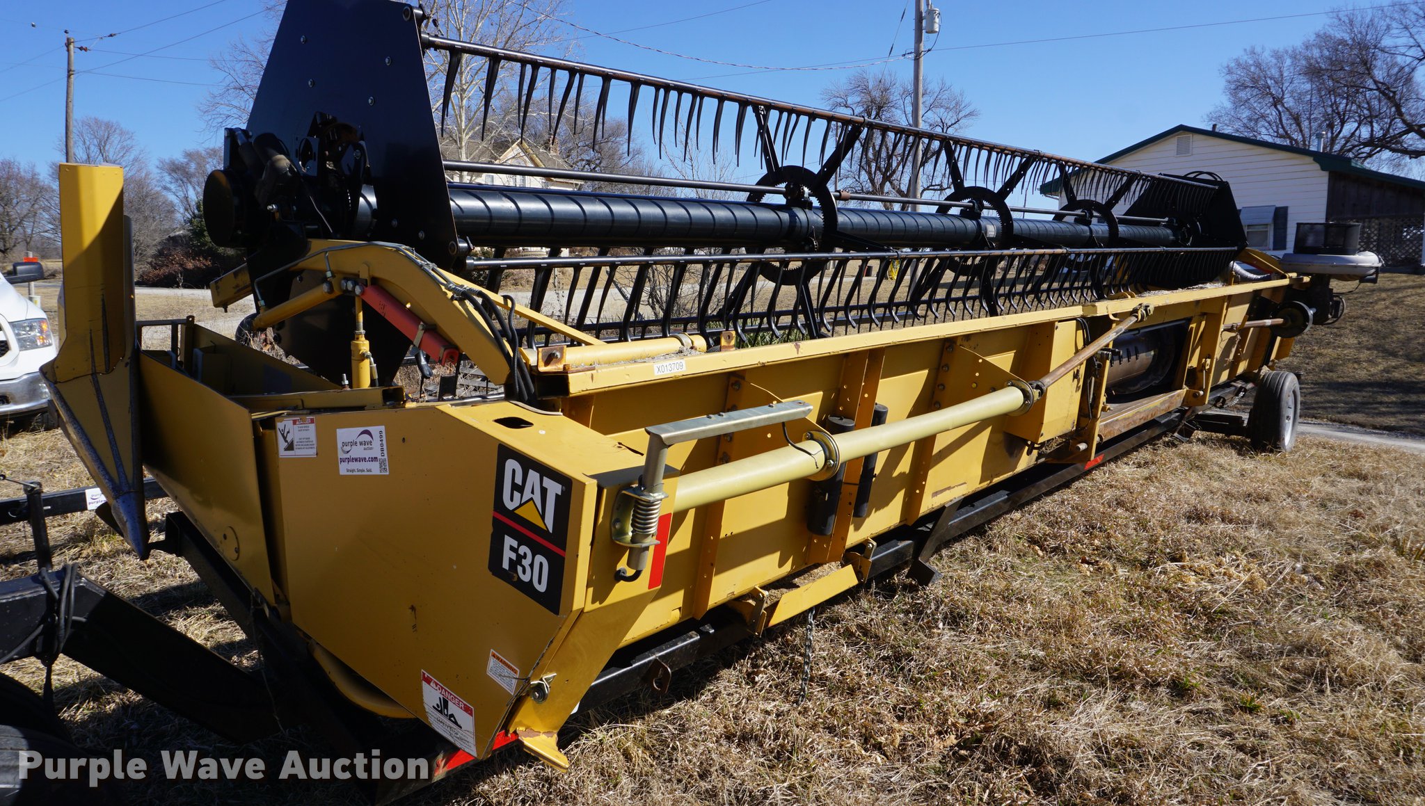 Caterpillar F30 flex head in Holton, KS | Item DB0499 sold | Purple Wave