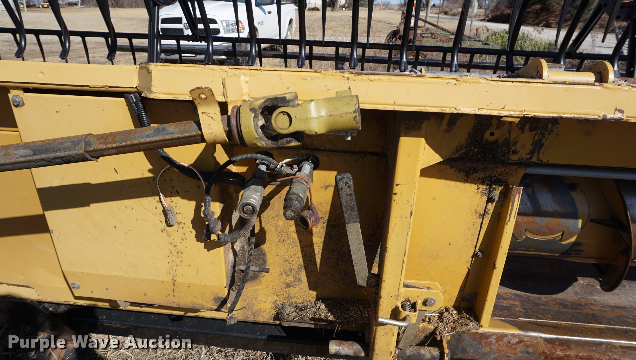 Caterpillar F30 flex head in Holton, KS | Item DB0499 sold | Purple Wave