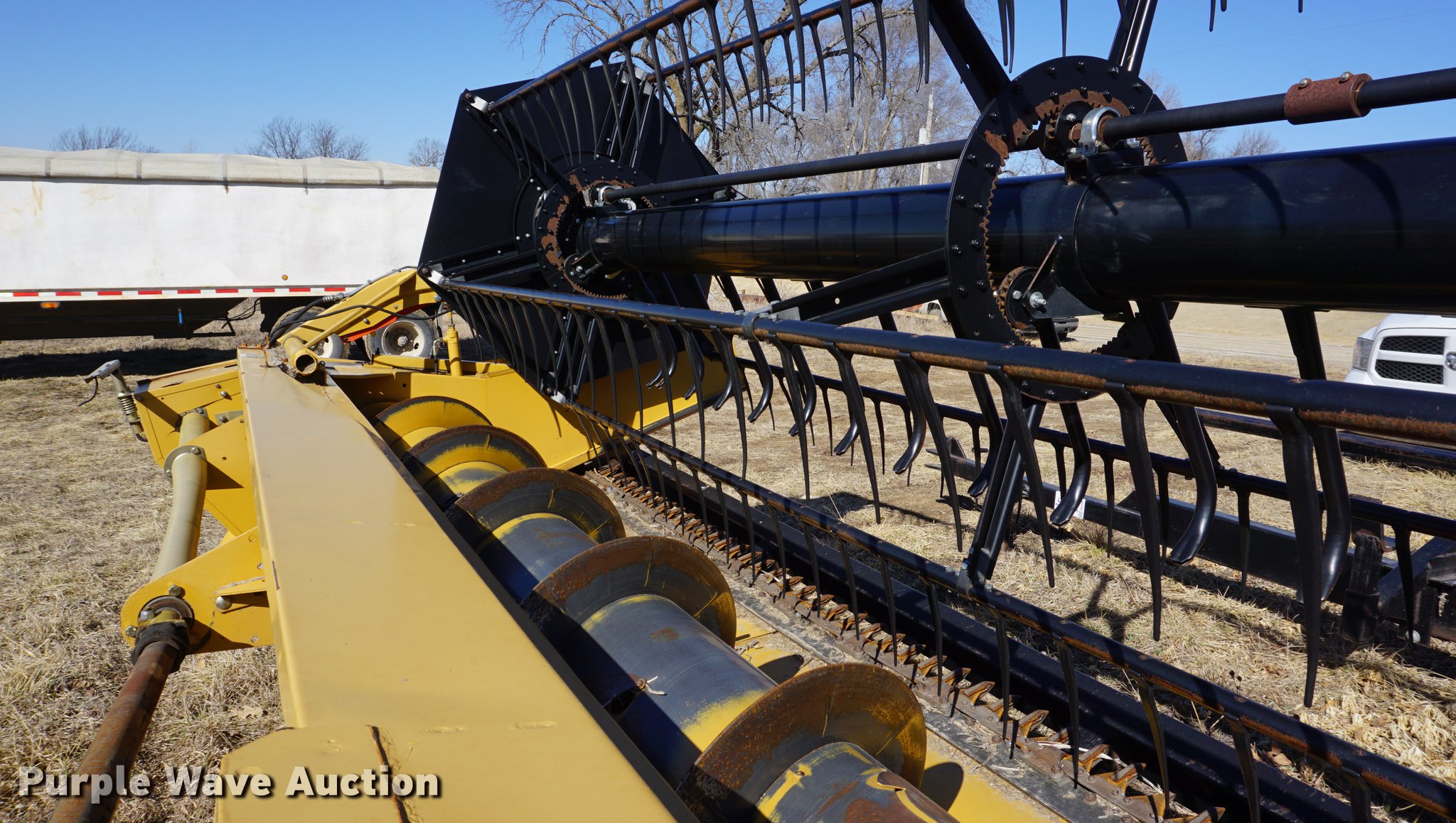 Caterpillar F30 flex head in Holton, KS | Item DB0499 sold | Purple Wave