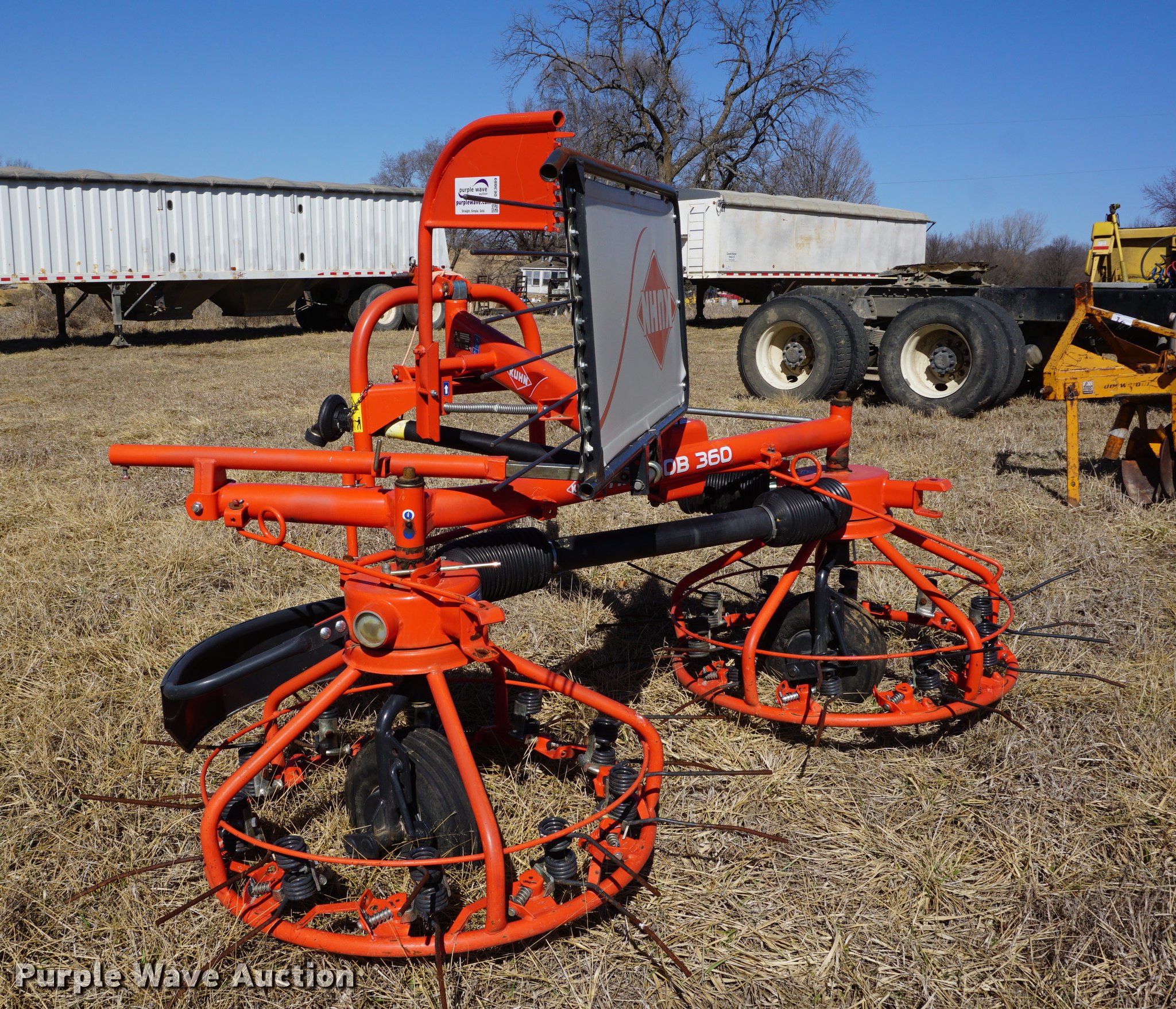 2015 Kuhn Haybob 360 tedder/rake in Holton, KS | Item DE3089 sold ...