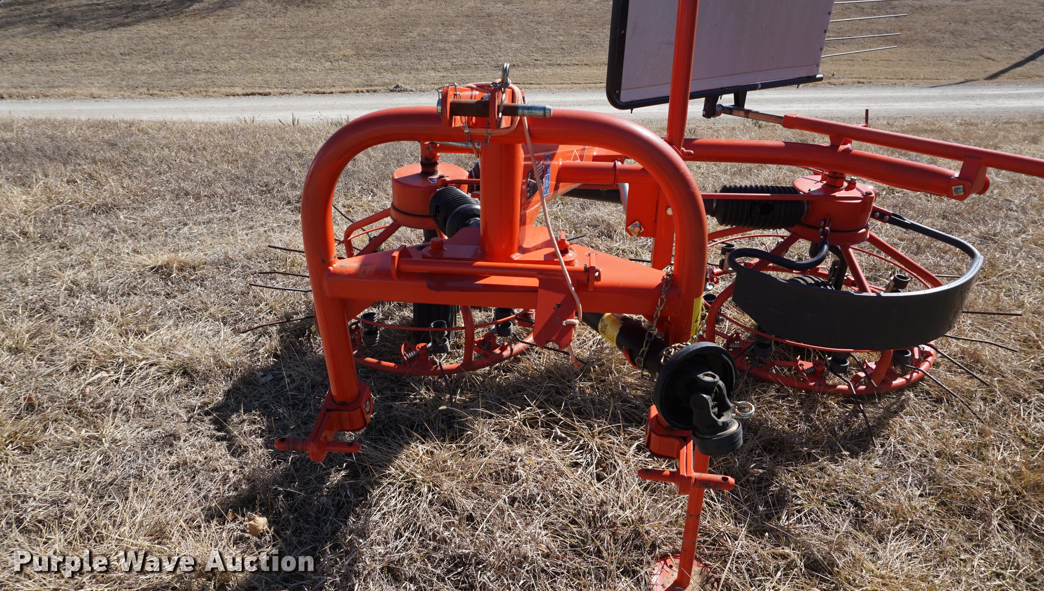 2015 Kuhn Haybob 360 tedder/rake in Holton, KS | Item DE3089 sold ...