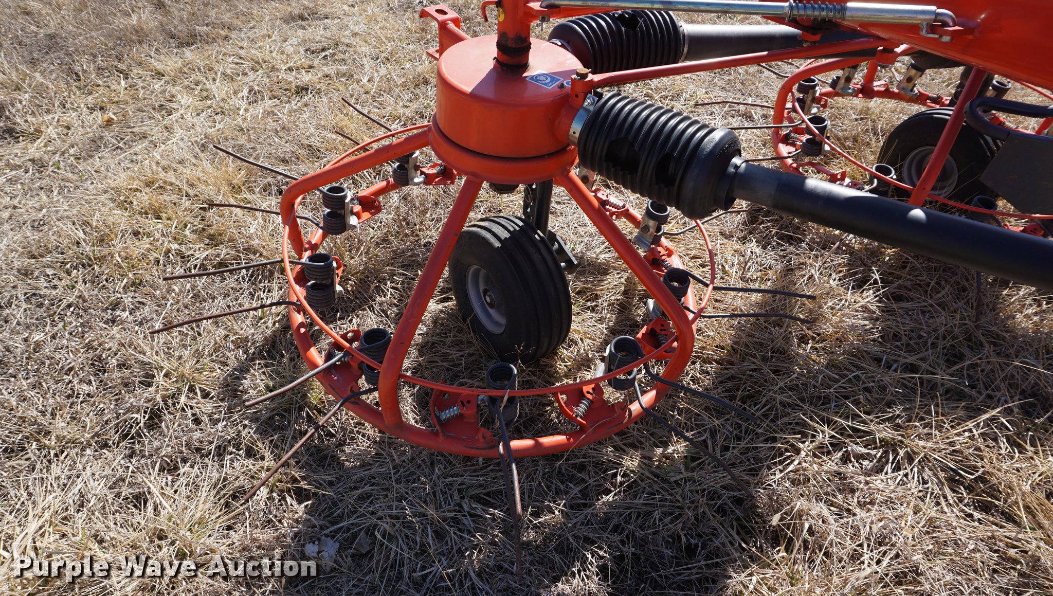 2015 Kuhn Haybob 360 tedder/rake in Holton, KS | Item DE3089 sold ...