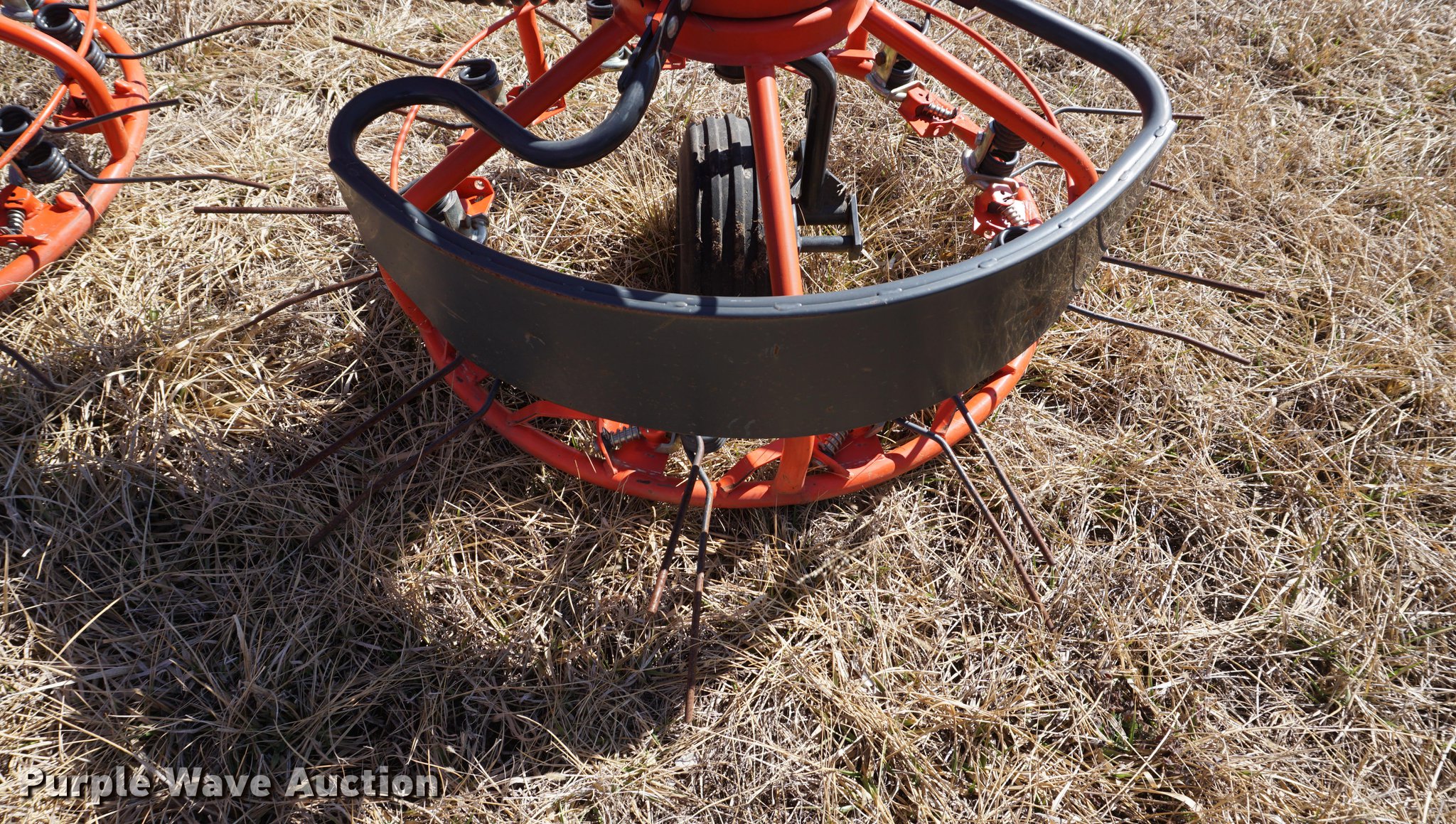 2015 Kuhn Haybob 360 tedder/rake in Holton, KS | Item DE3089 sold ...