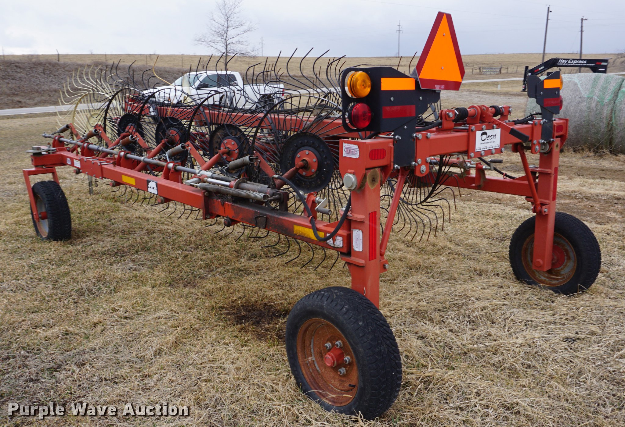 Rhino BF10 hay rake in Savannah, MO | Item DE3117 for sale | Purple Wave