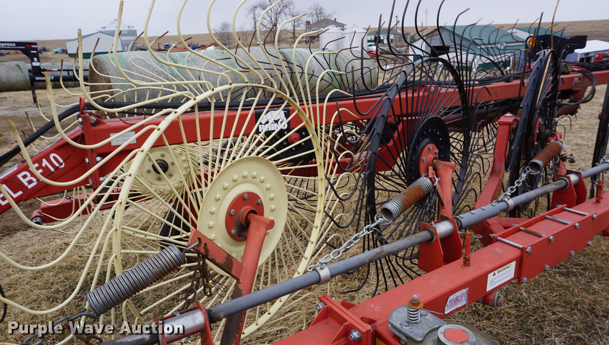 Rhino BF10 hay rake in Savannah, MO | Item DE3117 for sale | Purple Wave