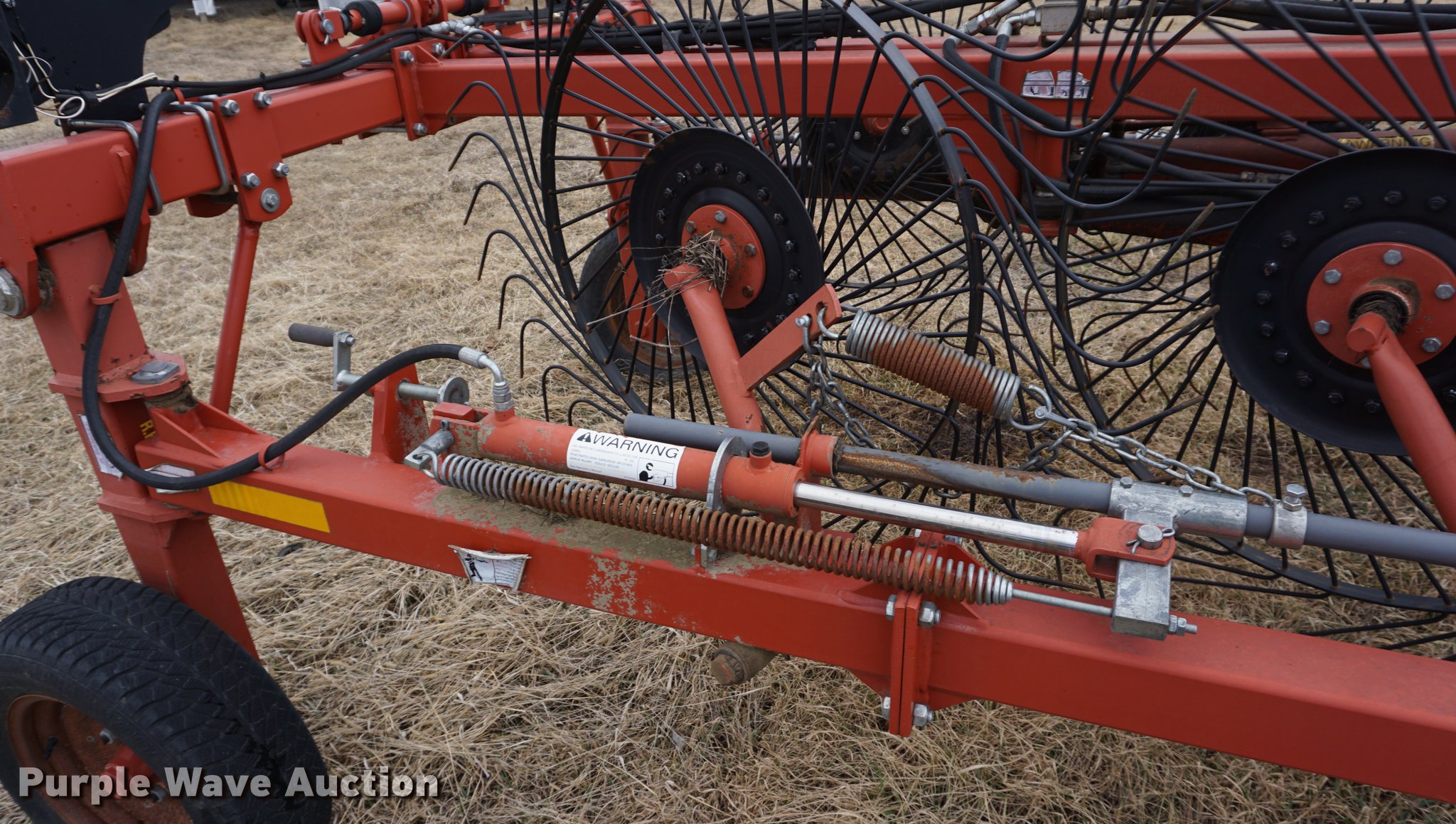 Rhino BF10 hay rake in Savannah, MO | Item DE3117 for sale | Purple Wave