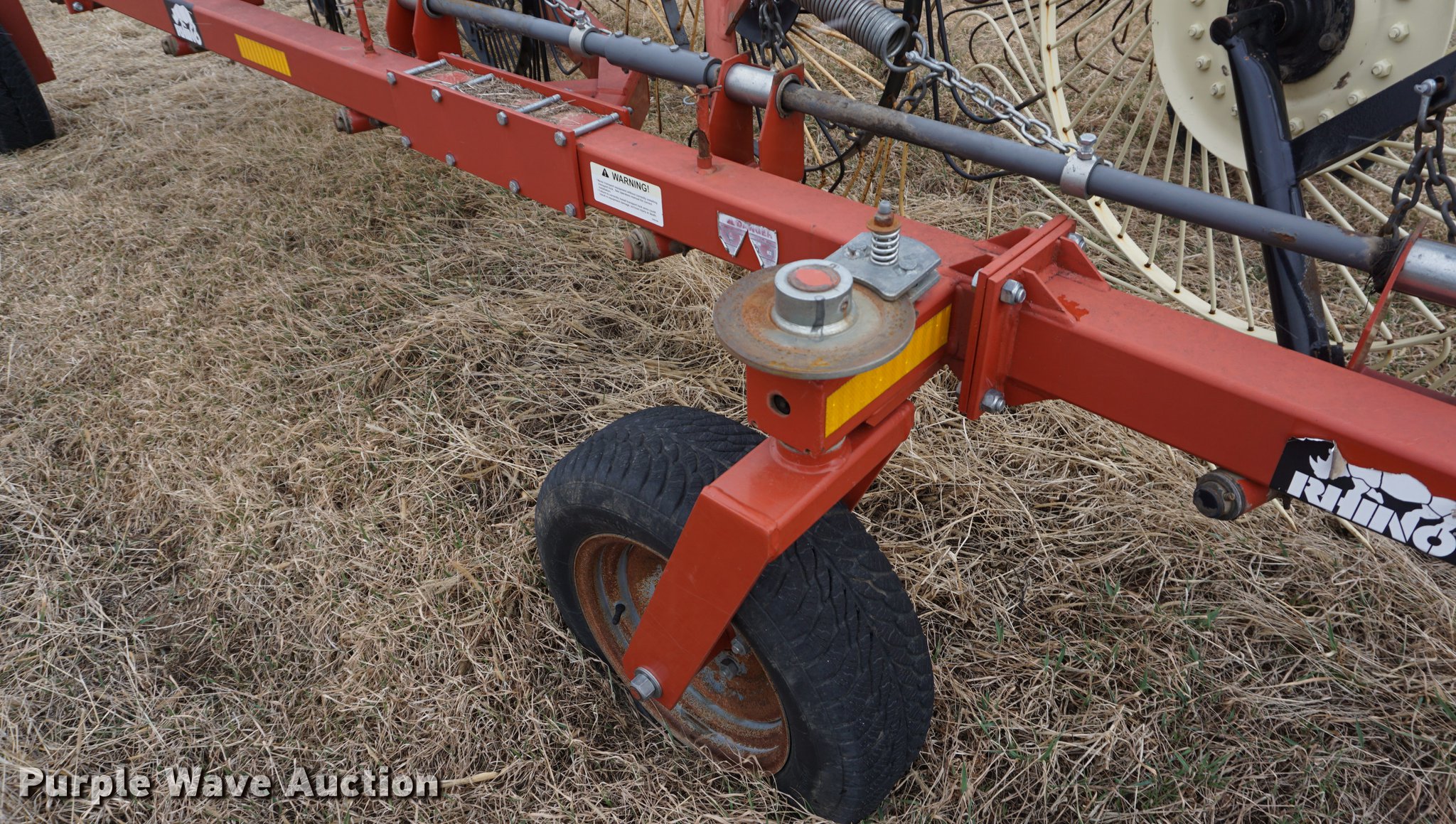 Rhino BF10 hay rake in Savannah, MO | Item DE3117 for sale | Purple Wave