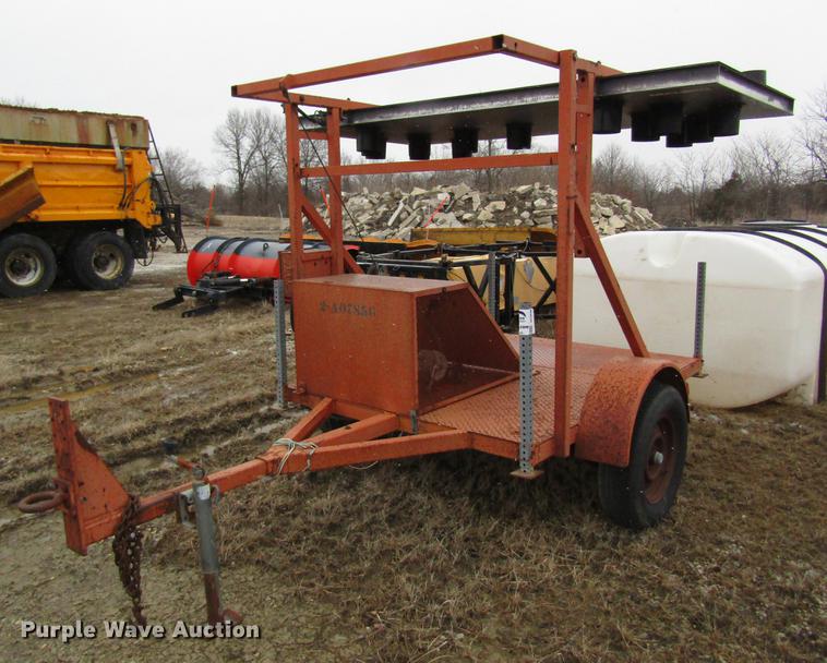 Trafcon arrow board in Macon, MO | Item DC4440 sold | Purple Wave