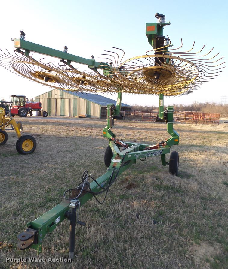 Ogden Hayrunner hay rake in Lawton, OK | Item EI9552 sold | Purple Wave