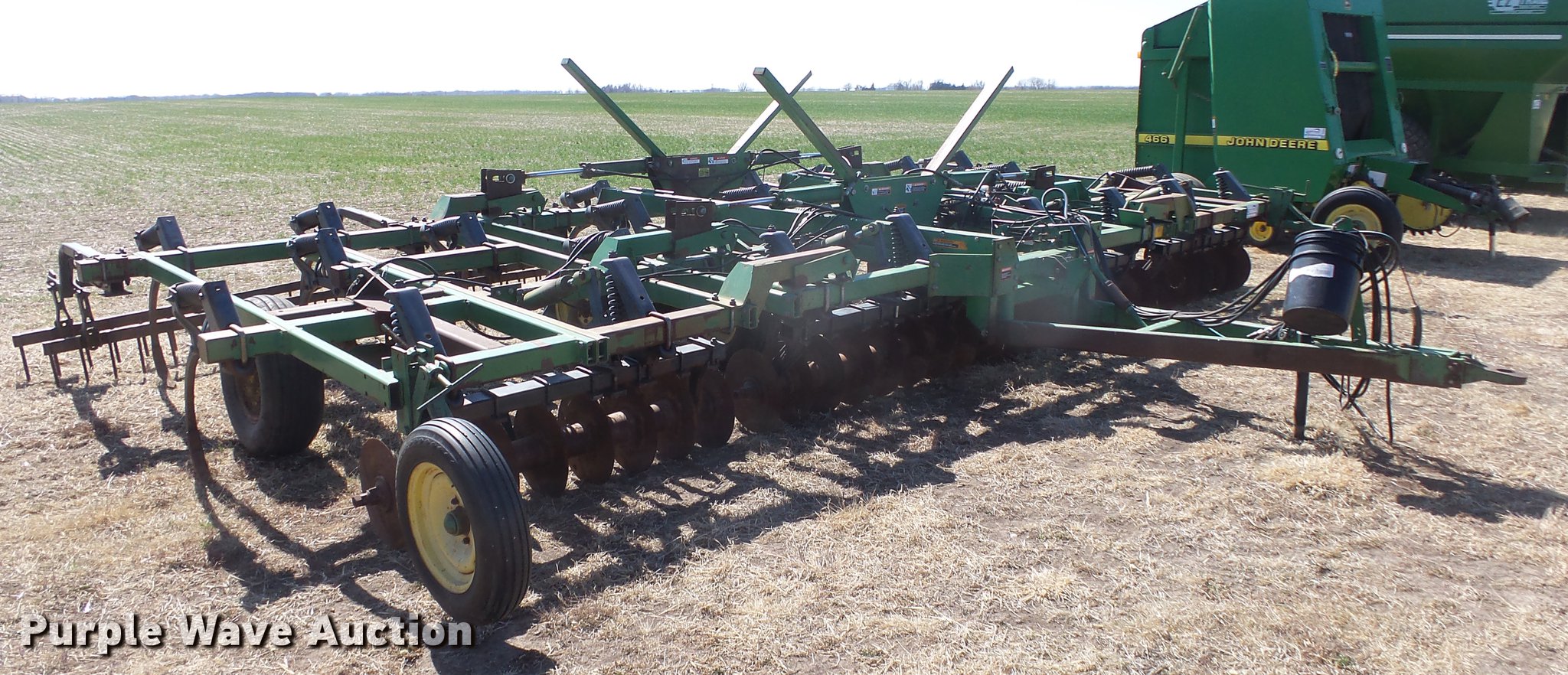 John Deere 714 chisel plow in Lyons, KS | Item DC0679 sold | Purple Wave