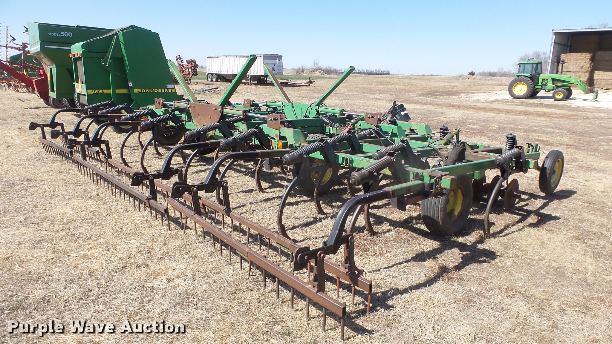 John Deere 714 chisel plow in Lyons, KS | Item DC0679 sold | Purple Wave