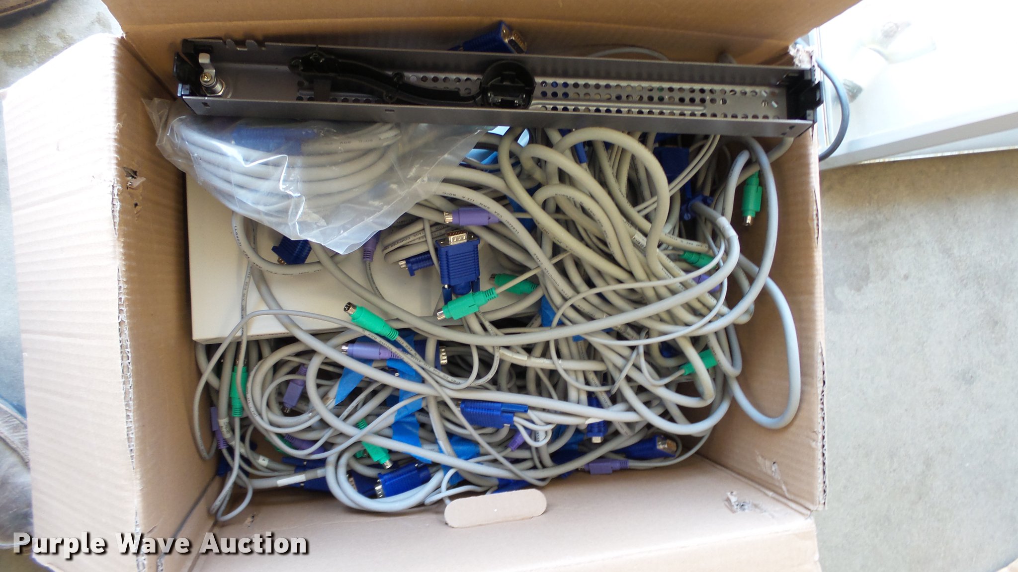 Electronics in Hutchinson, KS | Item EA9938 sold | Purple Wave