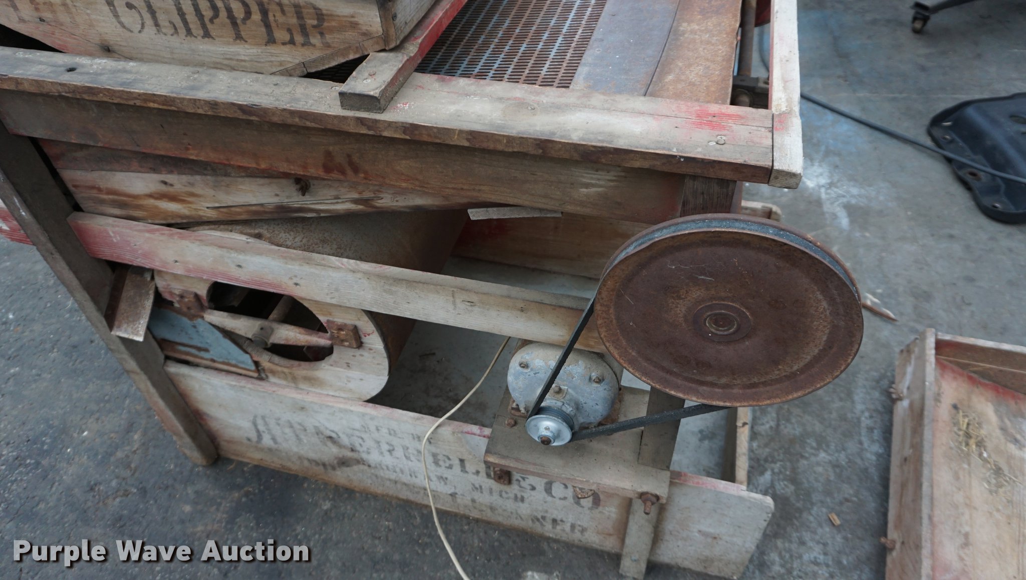 Clipper 2B seed cleaner in Tonganoxie, KS | Item EJ9292 sold | Purple Wave
