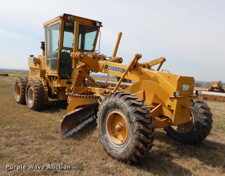 1987 Champion 710A motor grader in Justin, TX | Item DC5966 sold ...