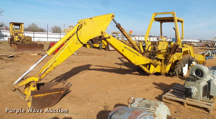 International 3400A backhoe in Marlow, OK | Item DZ9780 sold | Purple Wave