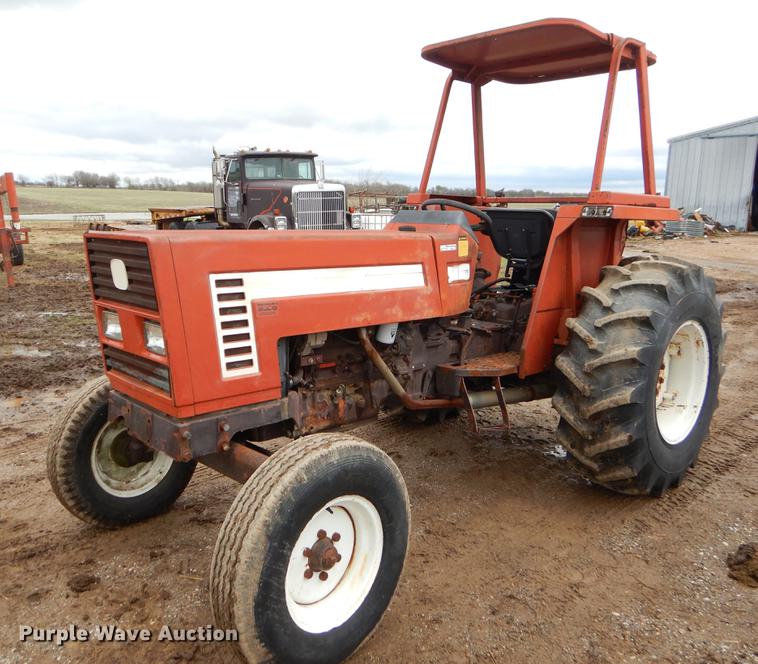 Hesston 70-66 tractor in Coalgate, OK | Item EJ9893 sold | Purple Wave